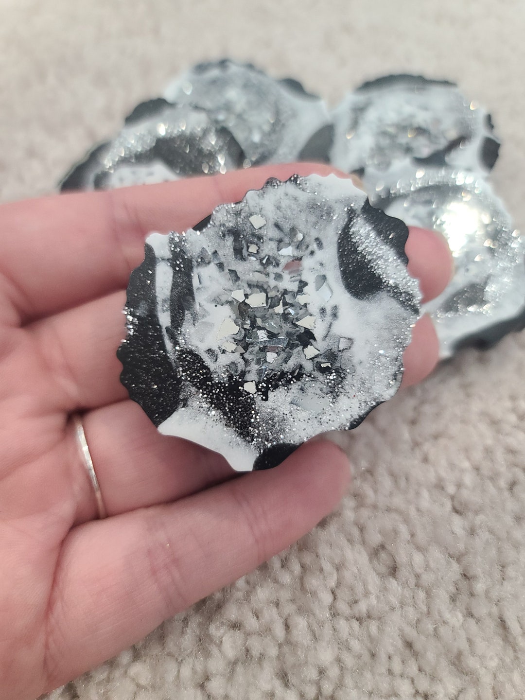 Black and White Geode Phone Grip - Etsy