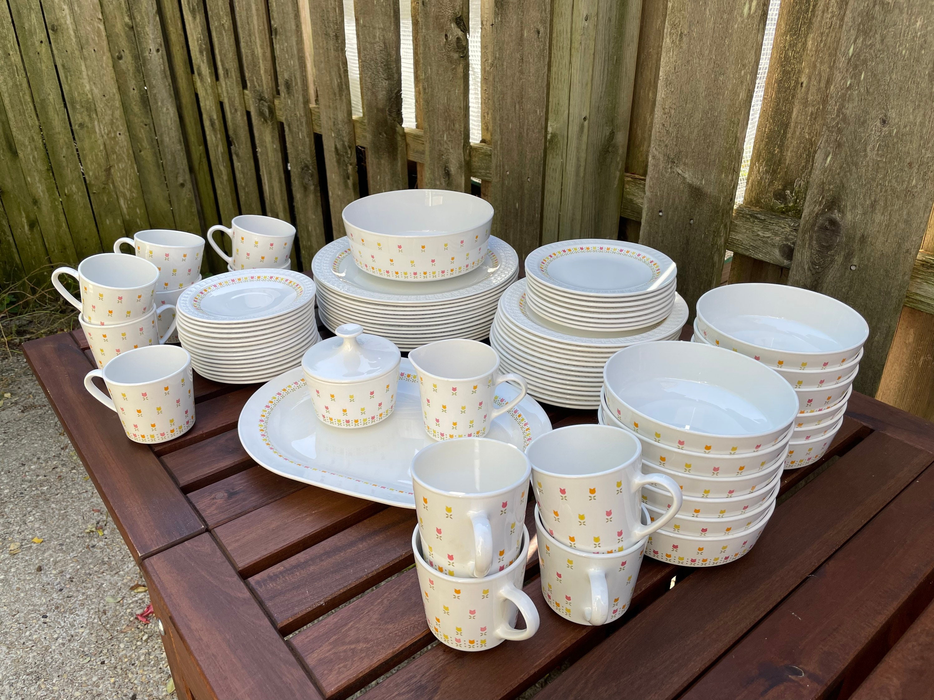 Centura by Corning April Tulip Vintage 1970s Large 70 Piece Dinner Set ...