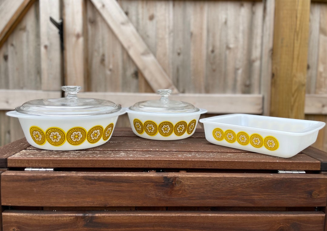 Glasbake Gold Medallion Yellow Flower Baking Casserole Dish Vintage MCM ...