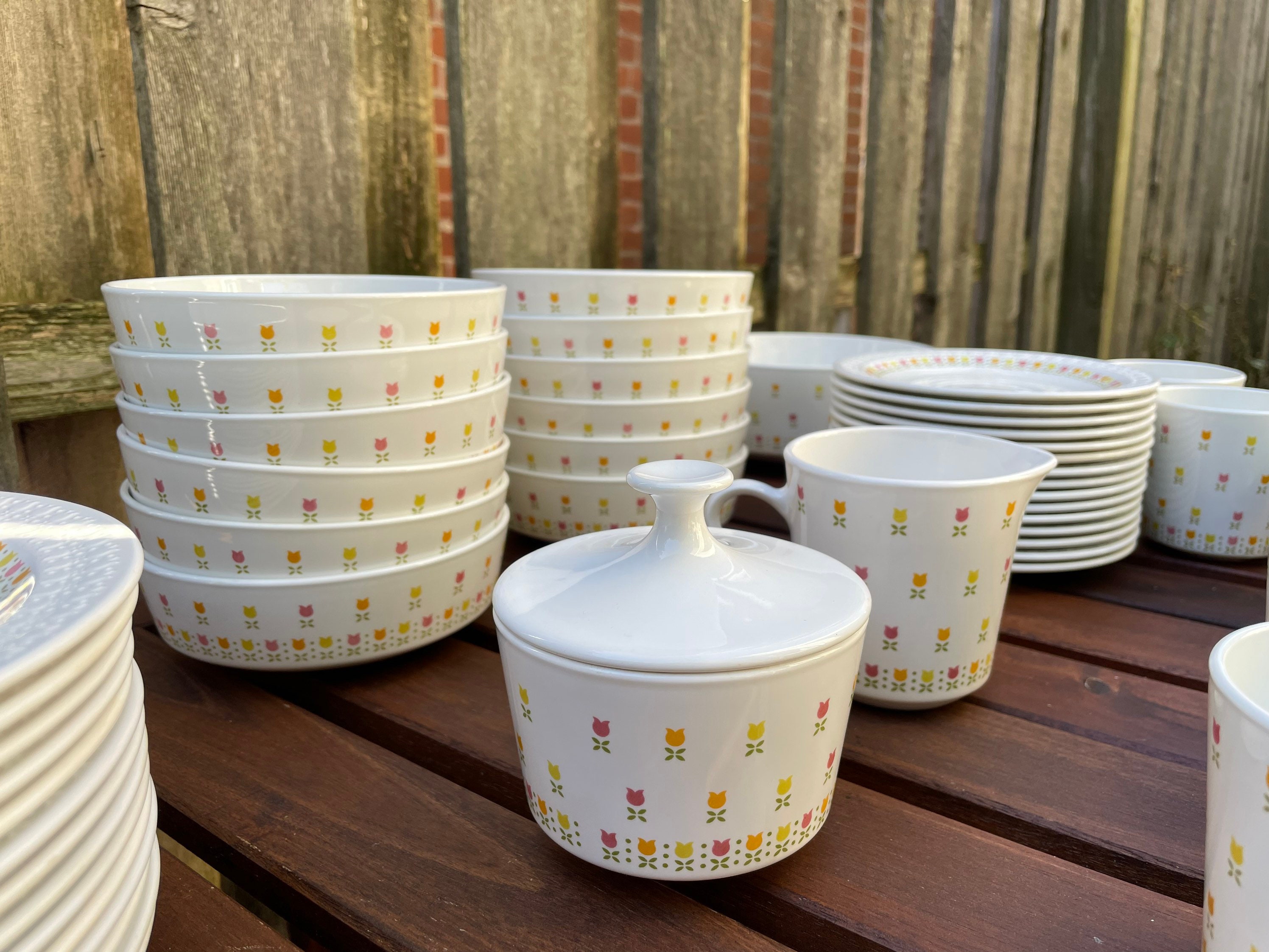 Centura by Corning April Tulip Vintage 1970s Large 70 Piece Dinner Set ...