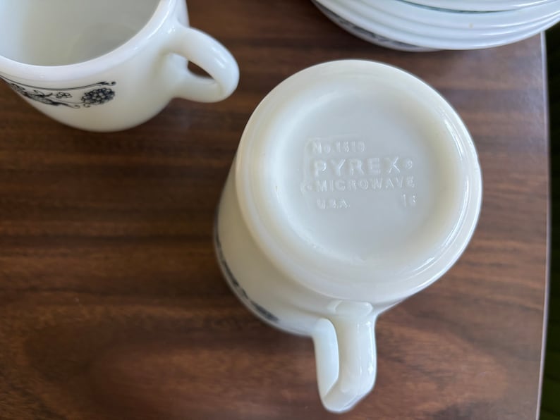 Corelle Blue Onion Old Town Blue Flower Pattern Dinnerware Vintage Dish ...