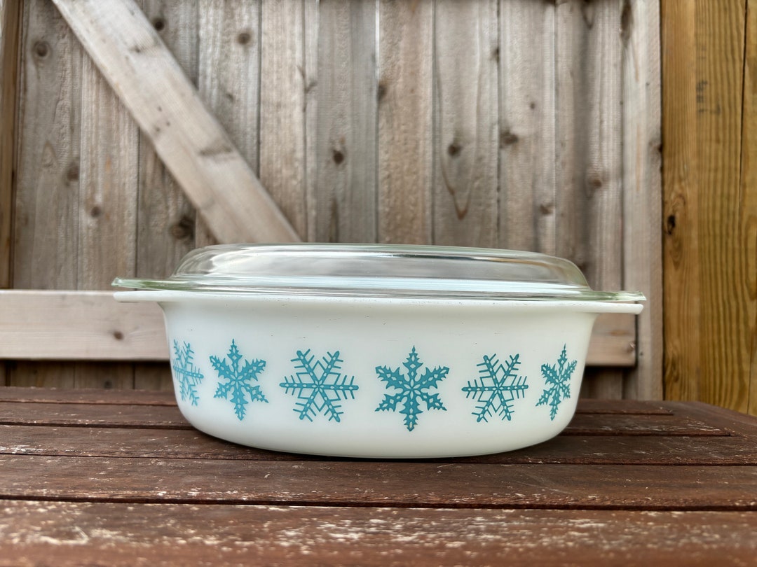 Vintage Pyrex 045 Casserole Dish Milk Glass White With Turquoise Blue ...