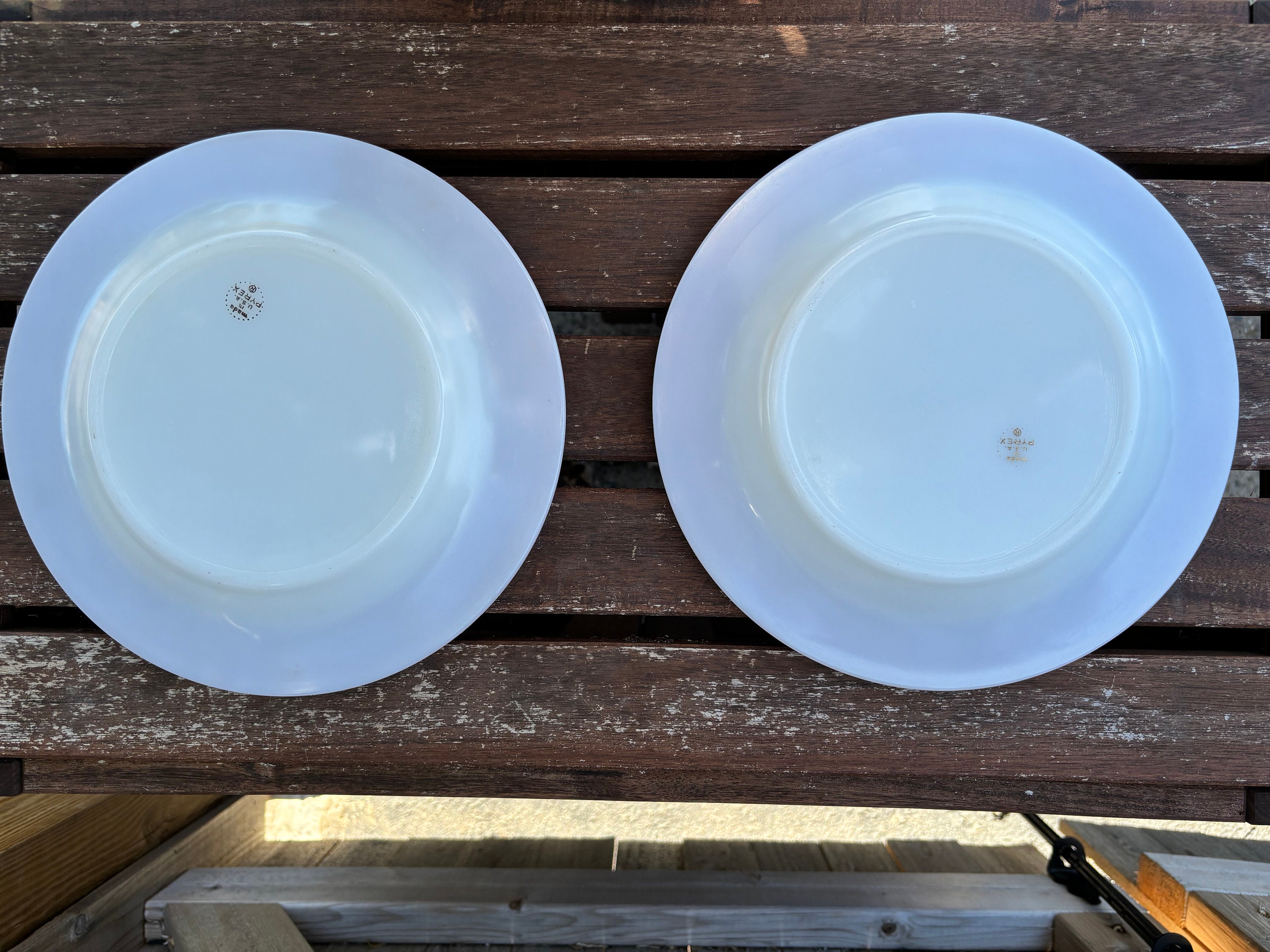 Set of 4 Vintage Pyrex Dinner Plates Milk Glass With Red and Gold Trim ...