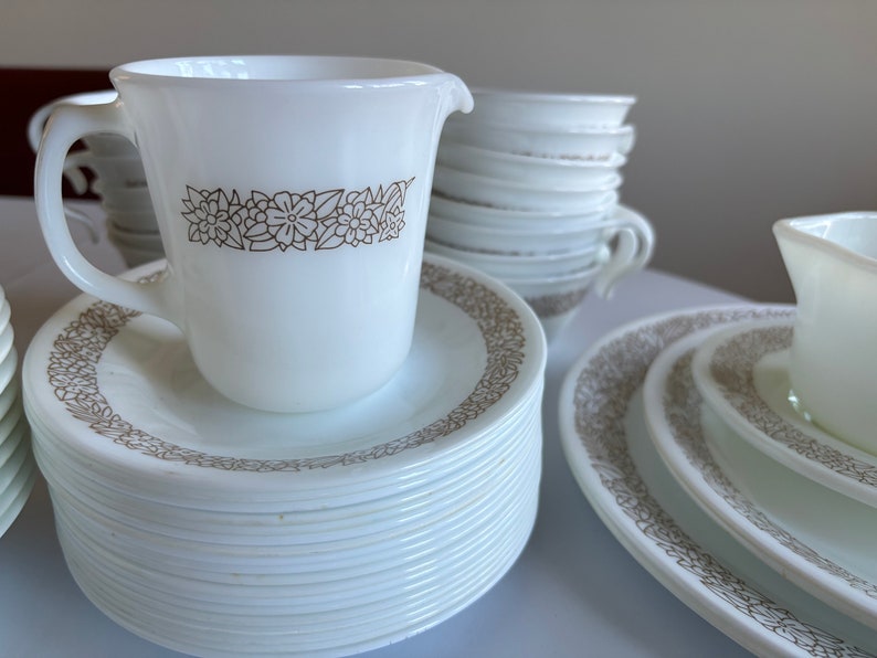 Corelle Woodland Brown Dish Set Vintage 1970s MCM Brown Flower Plates ...