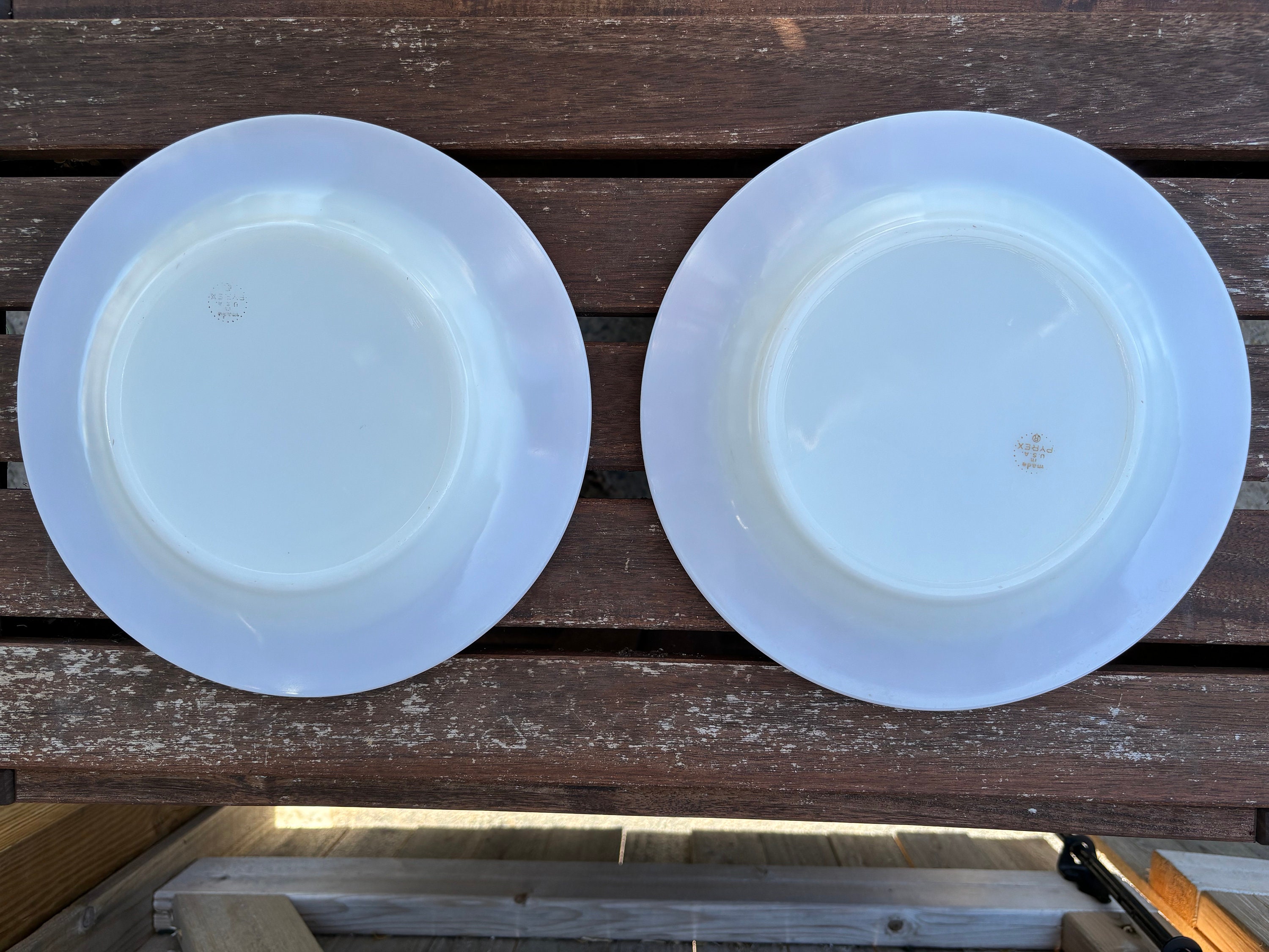 Set of 4 Vintage Pyrex Dinner Plates Milk Glass With Red and Gold Trim ...