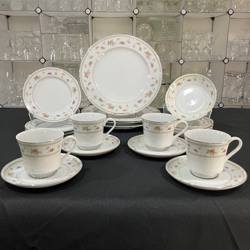 Japanese Dinnerware Sets - Etsy