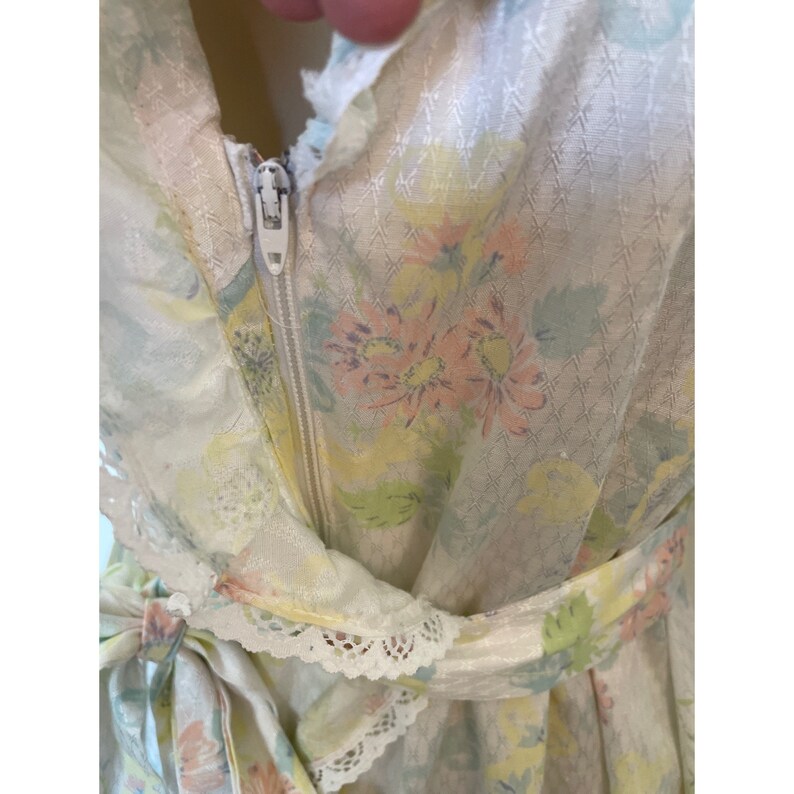 Vintage 80s Twilight White Floral Robe Ruffle Lace Trim Belt - Etsy
