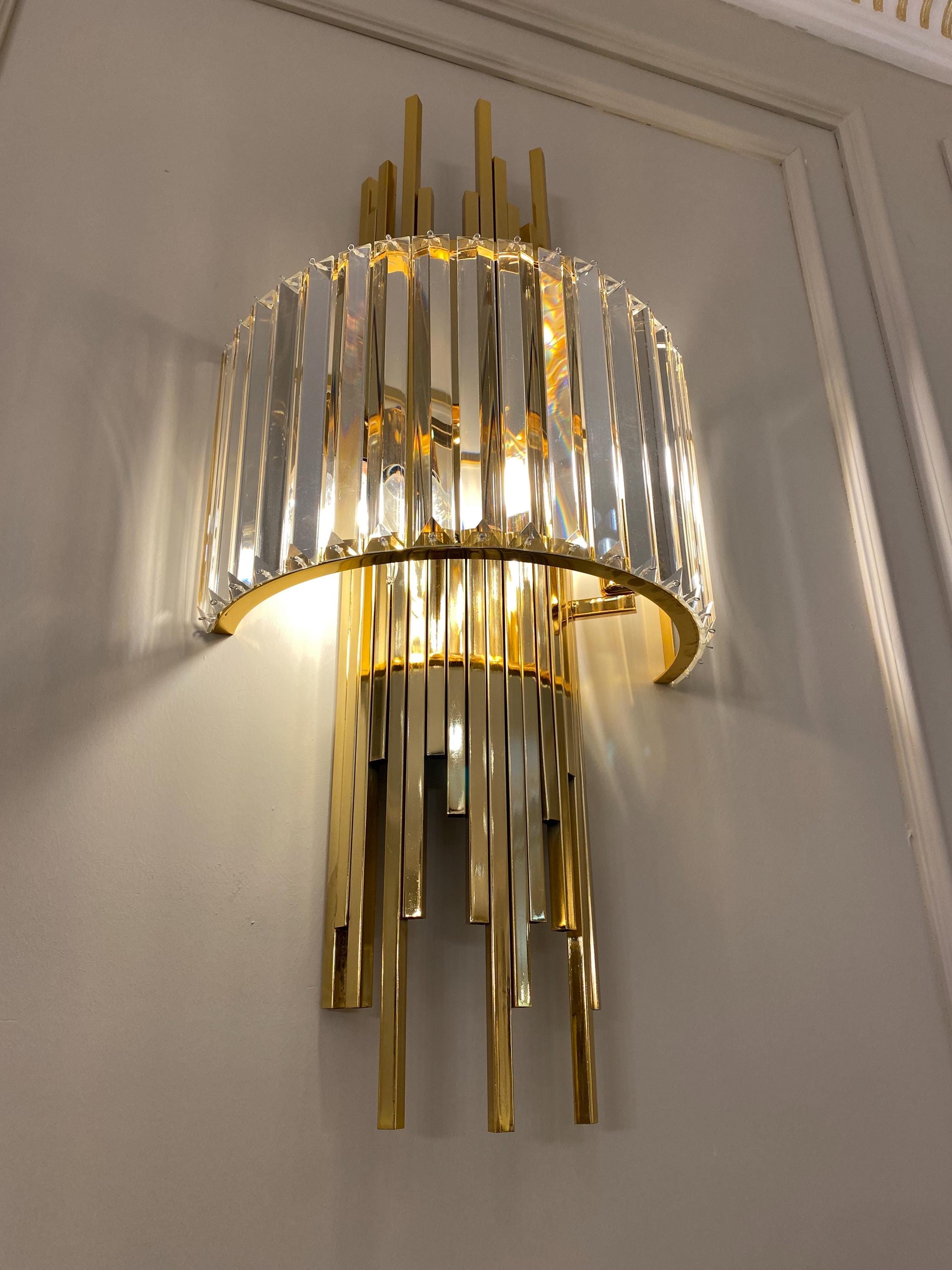 Avant-garde Sconce - Modern Wall Light Fixture With Metal Profile ...