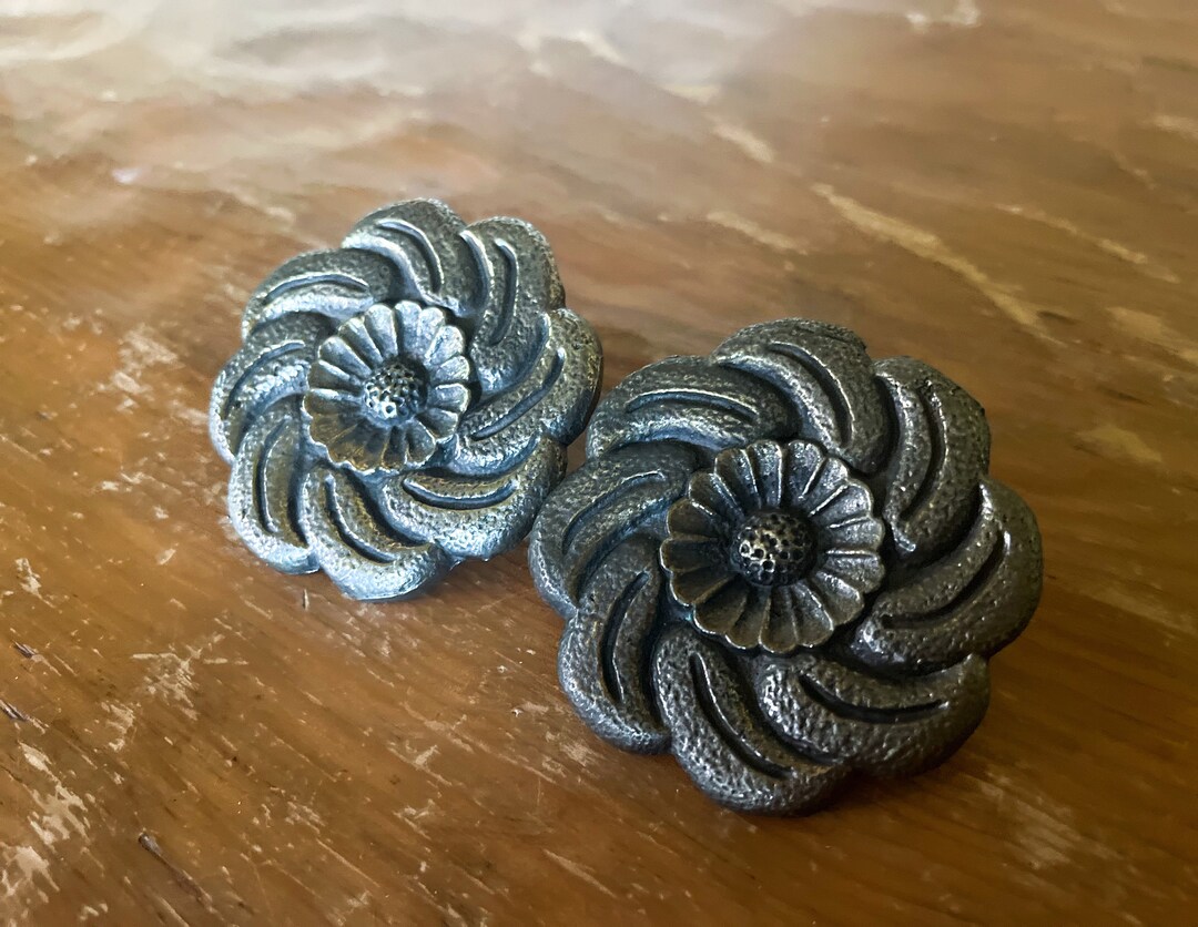 Antique Pair of Art Deco Flower Curtain Rod Finials or Tiebacks - Etsy