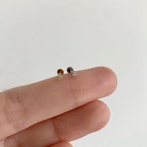20G/18G/16G 2mm Triangle Stud Push Pin Labret • Threadless Flat Back ...