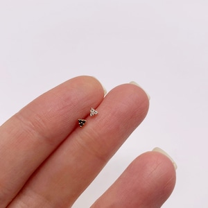 20G/18G/16G 2mm Triangle Stud Push Pin Labret • Threadless Flat Back ...