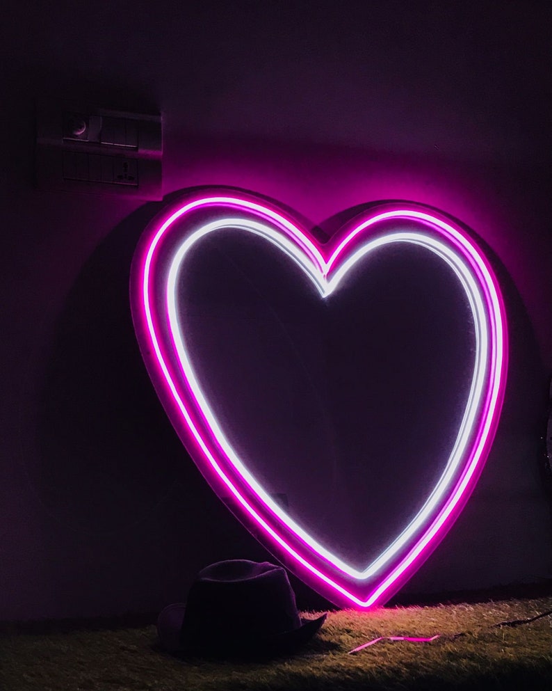 Heart Shape LED Neon Mirror for Room Decoration, Makeup Mirror Neon ...