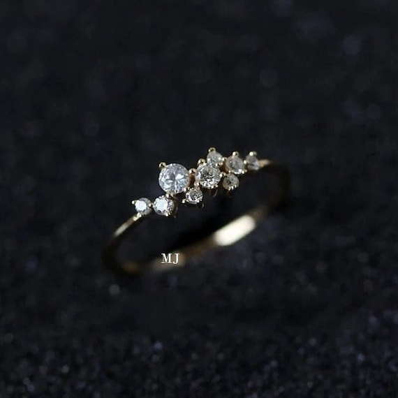 Round Diamond Iconic Cluster Ring/ Dainty Diamond Cluster - Etsy