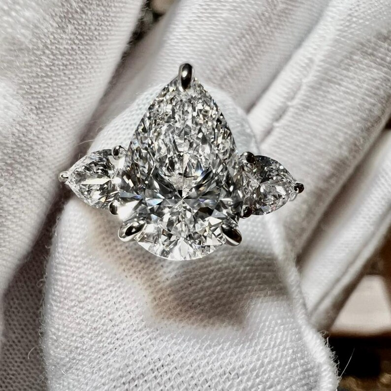 14K Yellow Gold 3CT Pear G VVS2 Lab Grown Diamond Three Stone ...