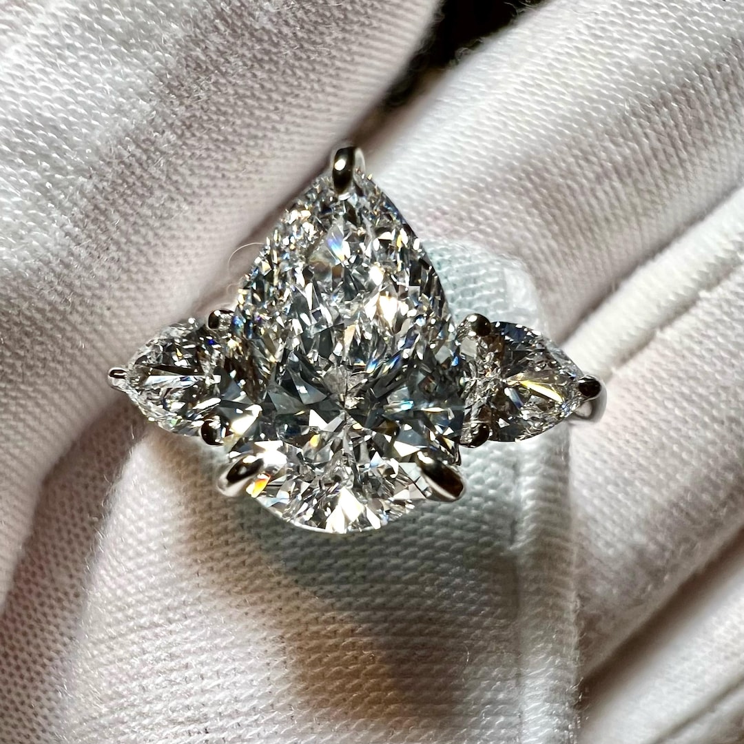 14K Yellow Gold 3CT Pear G VVS2 Lab Grown Diamond Three Stone ...