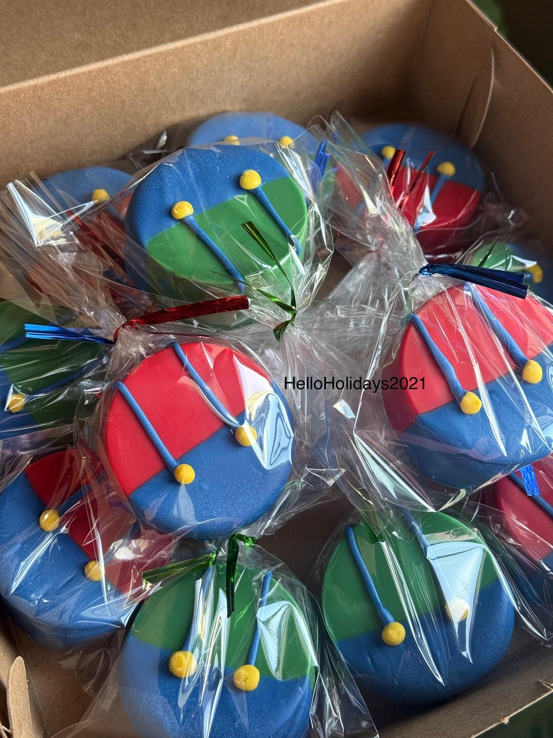 1 Dozen Oreos- Mario and Luigi Inspired. Mix of Both Colors! HEAT ...
