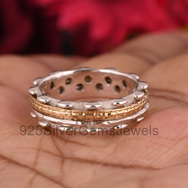 Two Hands Ring - Etsy