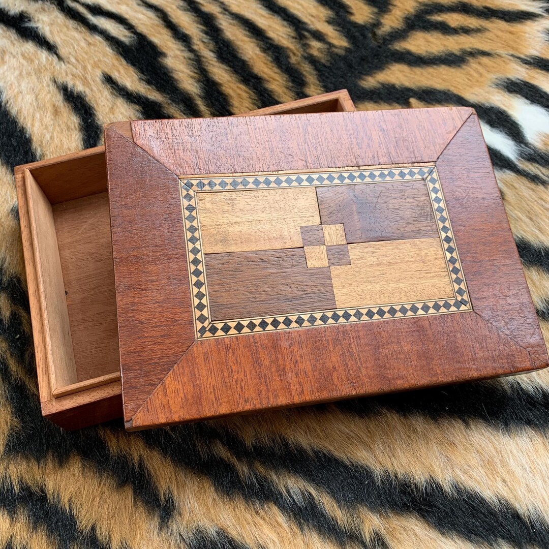 Vintage Rectangular Inlaid Wooden Lidded Box Keepsake Box Wood Inlay ...