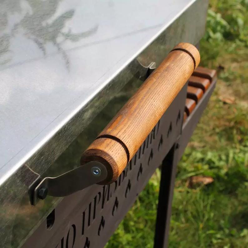 Grill With Stainless Steel Lid.built-in Automatic Rotation Mechanism of ...