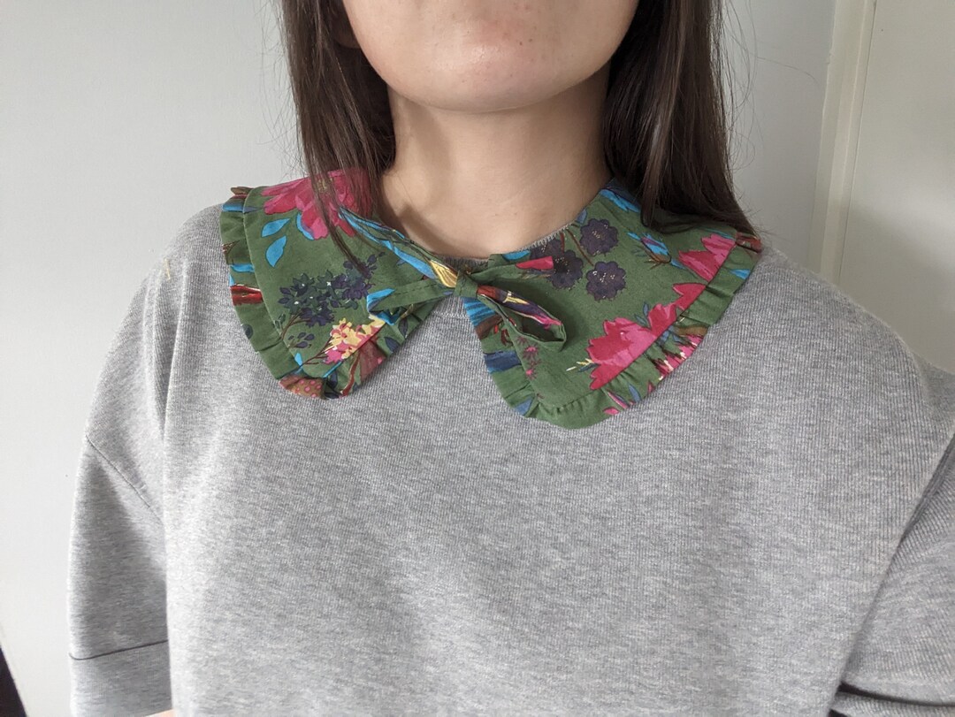 Detachable Faux Collar With Ties and Ruffle Edge Green & Pink Floral ...