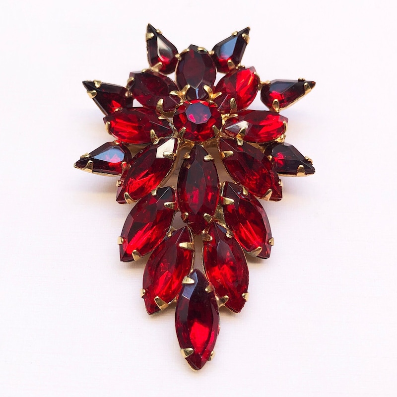Red Vintage Brooch - Etsy