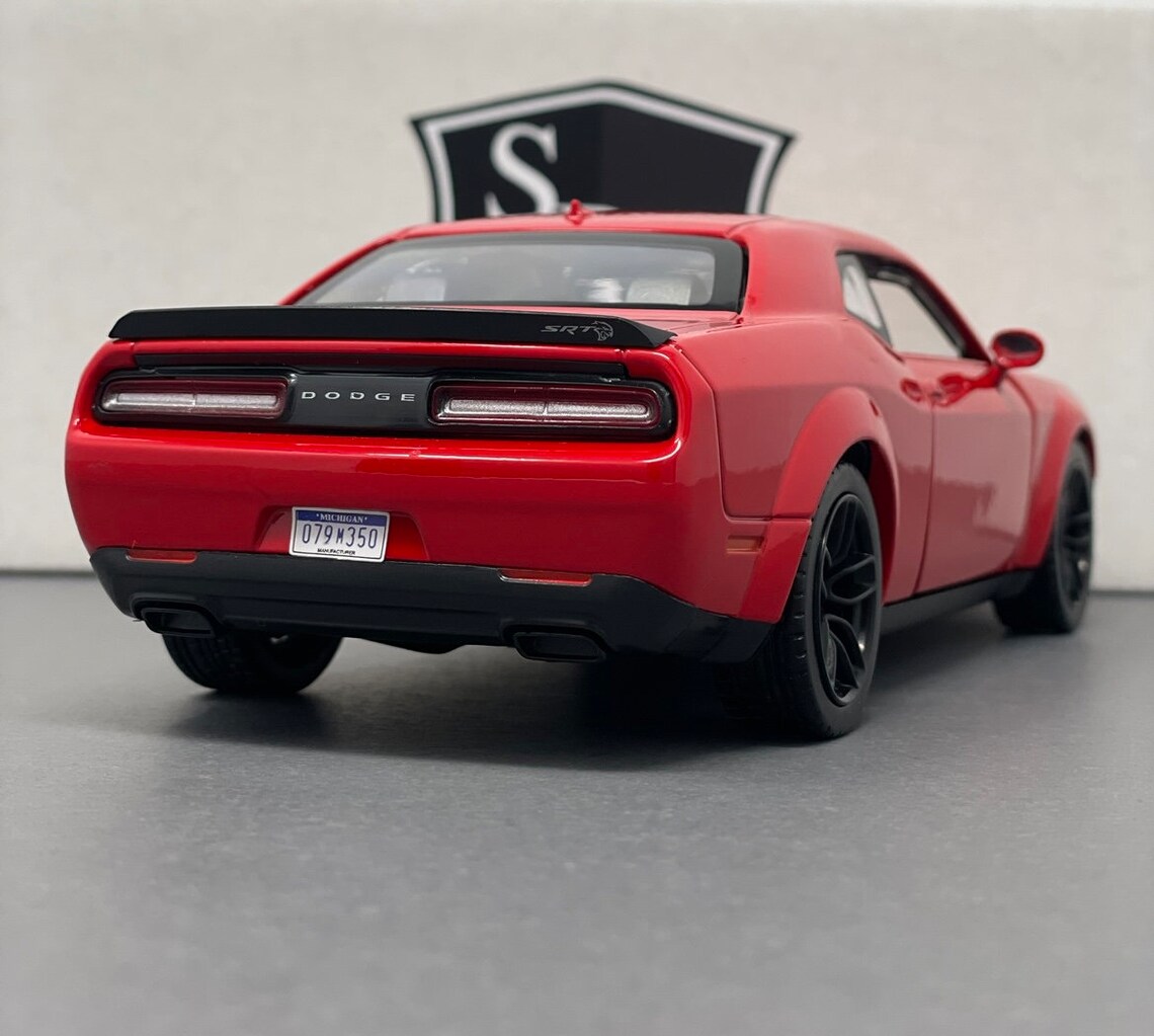 Dodge Challenger SRT Hellcat Widebody Motormax 1:24 Diecast - Etsy