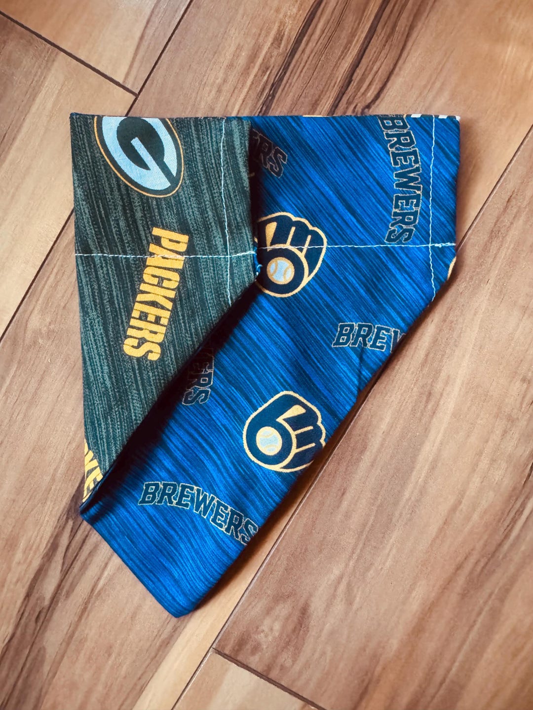 Over the Collar Reversible Dog Bandana Wisconsin Badgers, Milwaukee ...