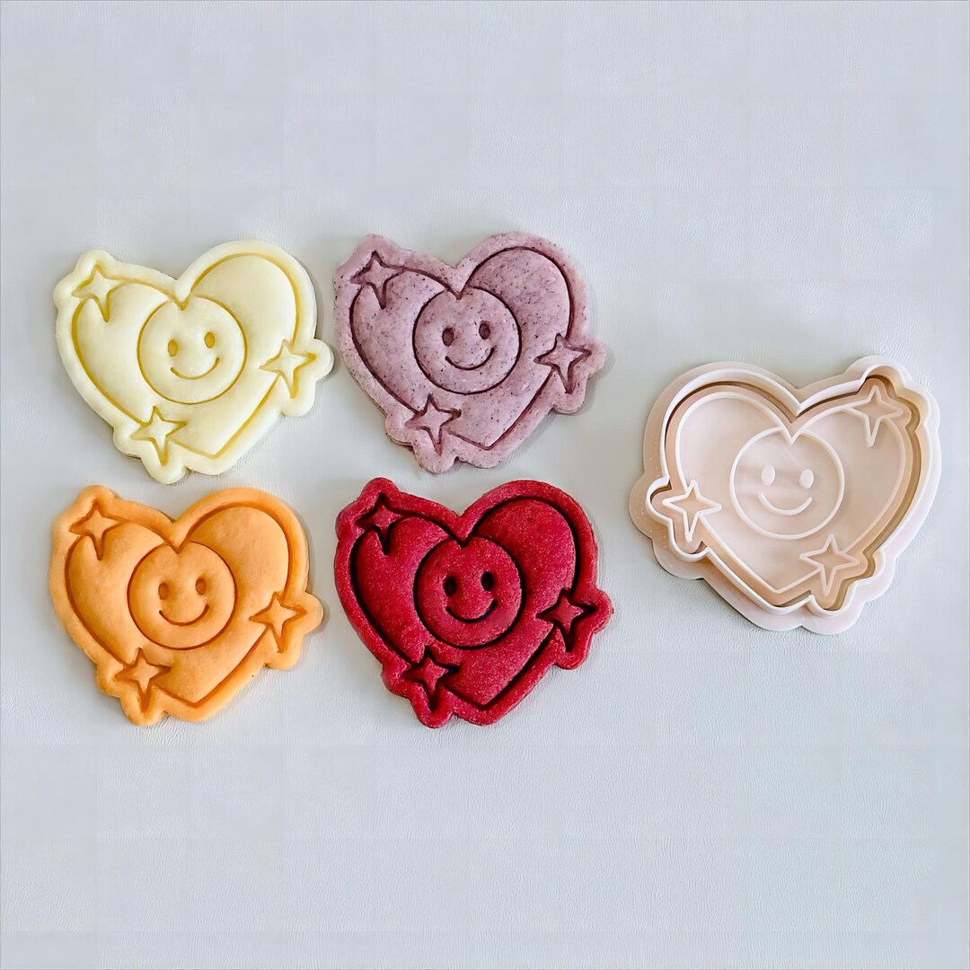 Heart Smiley Face Cookie Cutter | Valentine's Day Cookie Cutter Stamp ...