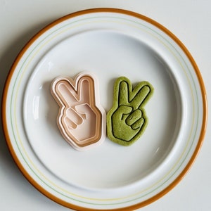Peace Hand Cookie Cutter | Groovy Cookie Cutter Stamp Set | Retro Vibe ...