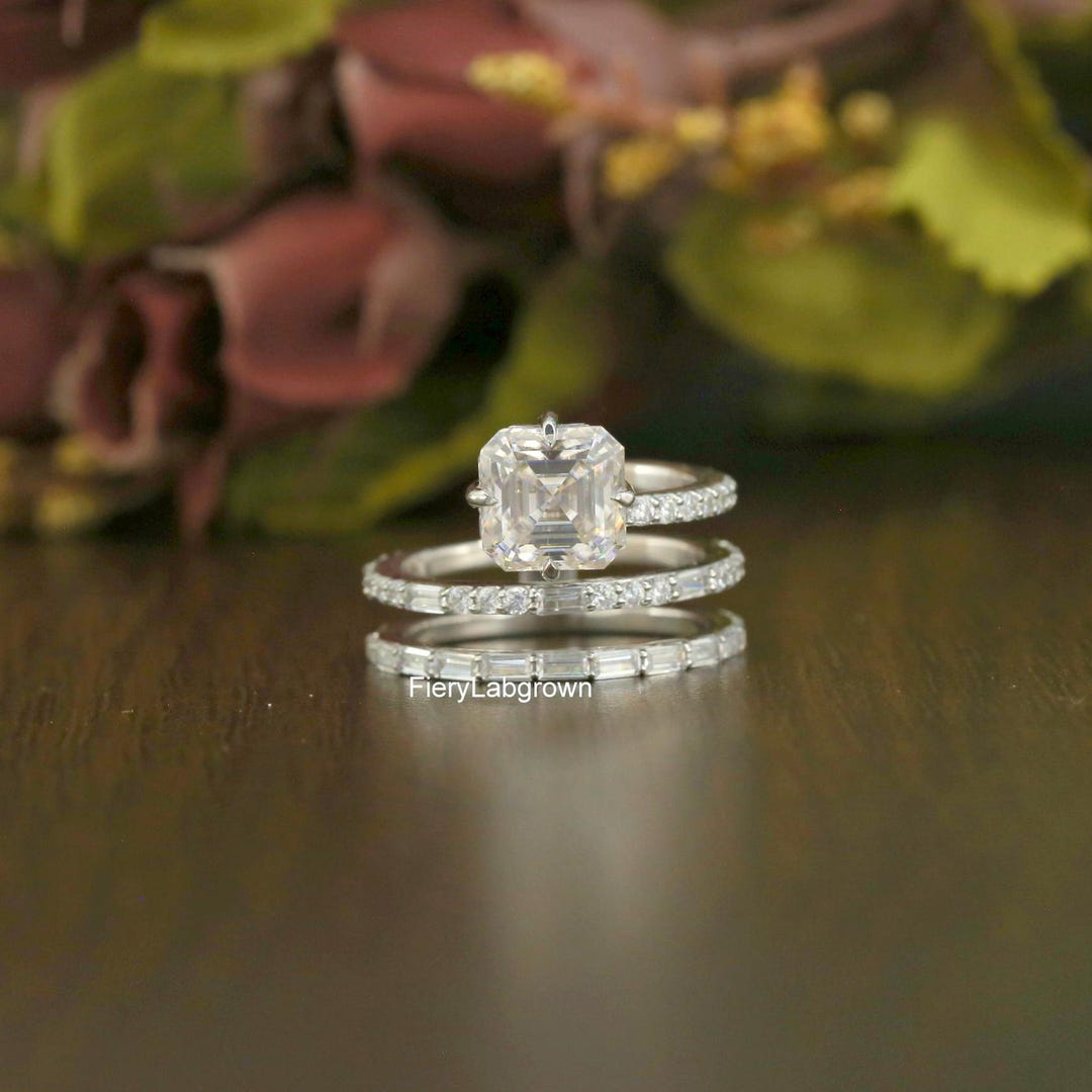 Spiral Style Modern Ring | Baguette & Round Diamond Pave Accents Ring ...