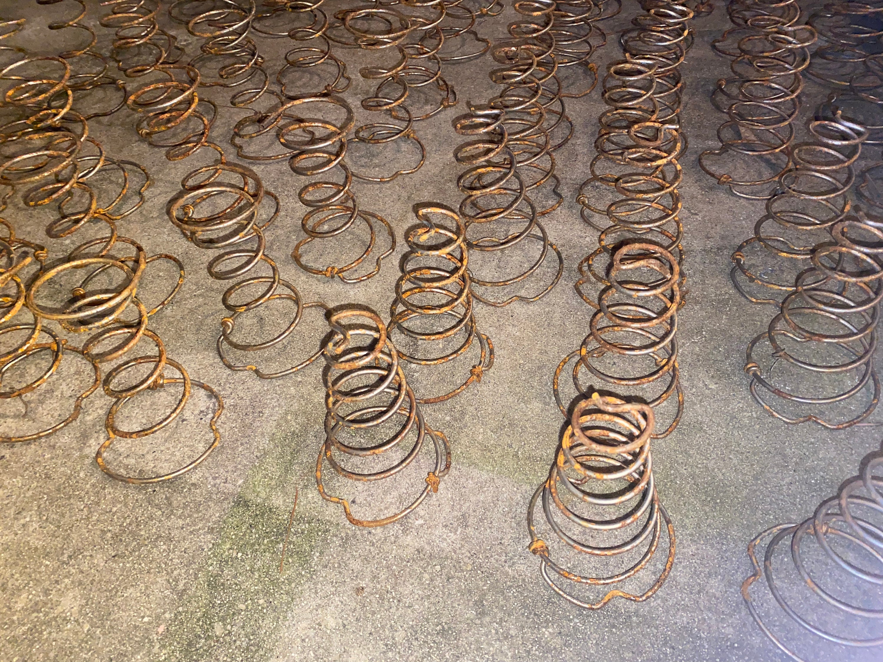 Vintage Rusty Bed Springs. Two Styles. Diy Crafts. Home Decor 2.50 Each ...