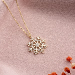 Silver Snowflake Necklace, Sparkling Winter Jewelry, Snowy Day ...
