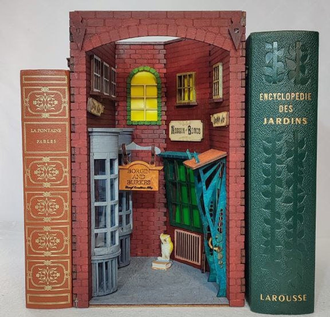 Book Nook Harry, Magic Booknook, Wizards World, Beutiful Gift - Etsy