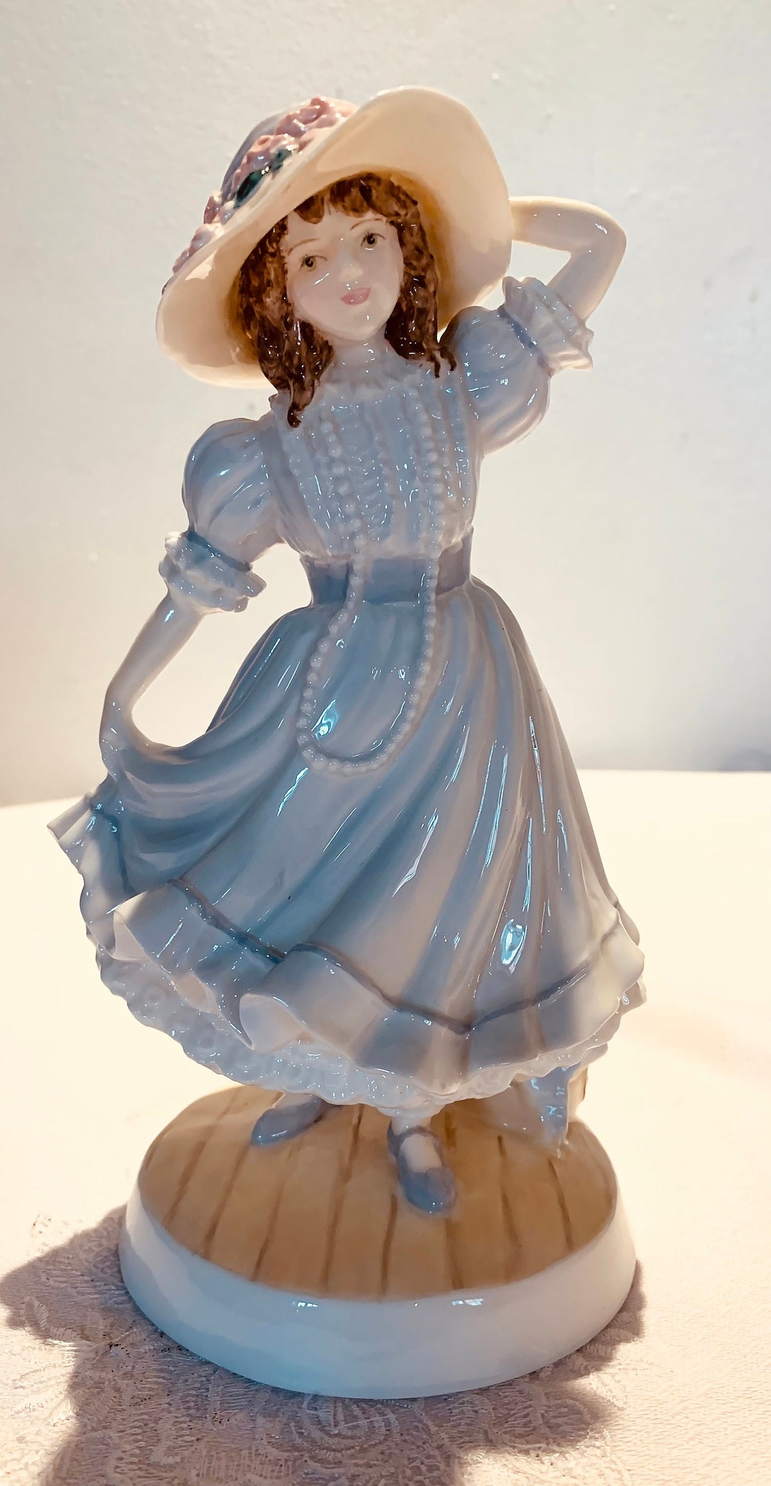 Royal Worcester Limited Edition 'grandma's Bonnet' Figurine - Etsy