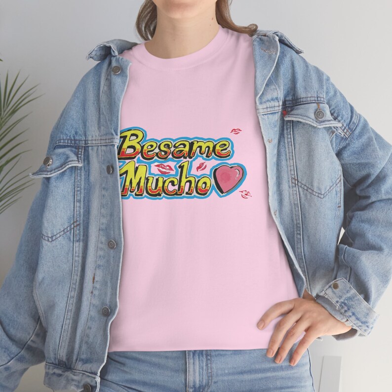 Besame Mucho Fest Merch Tee Shirt T-shirt at Dodger Stadium December ...