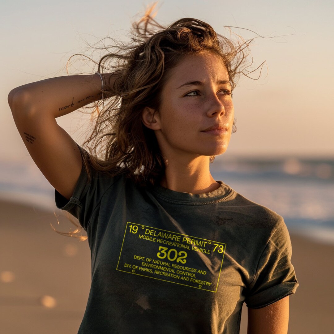 Delaware Surf Fishing Tag Tee VINTAGE Green & Gold - Etsy