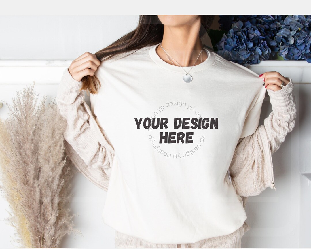 GILDAN 5000 T-shirt Lifestyle MOCKUP, Natural Color T-shirt Model Mock ...