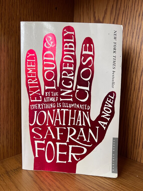 Extremely Loud And Incredibly Close Book Illustrations