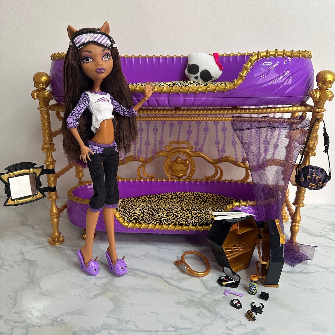 Monster High Clawdeen Wolf Dead Tired & room to Howl Bedroom Set - Etsy