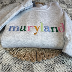 Colorful Embroidered State Sweatshirt, Multicolor Custom Embroidered ...