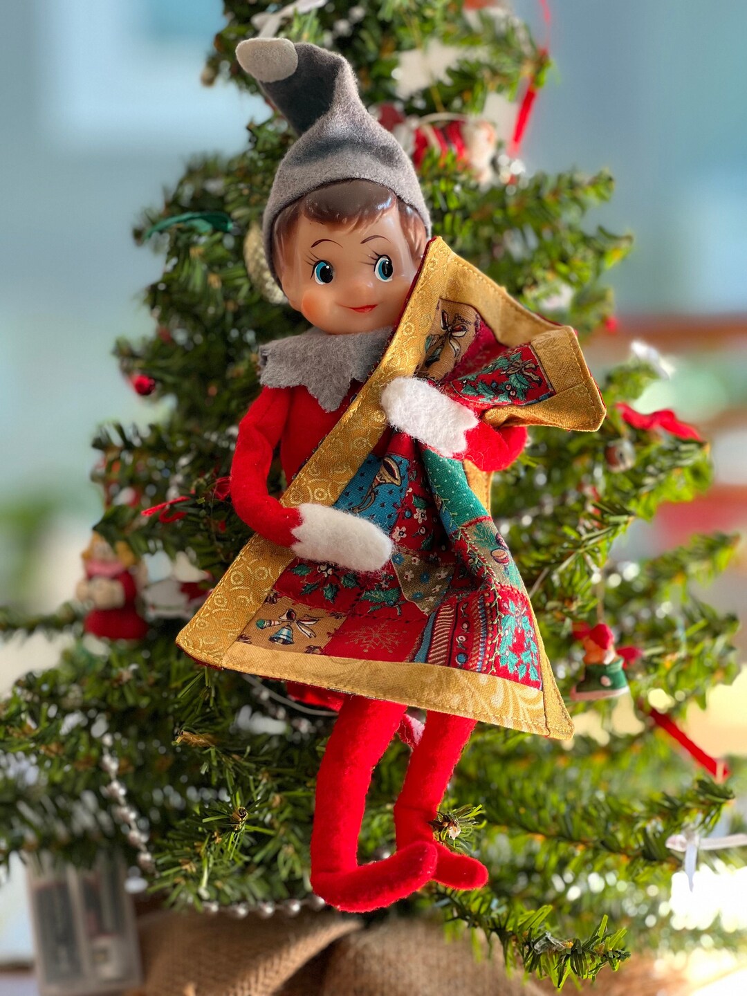 Miniature Christmas Elf Quilt ~ Handmade Prop for Your Holiday Elf - Etsy