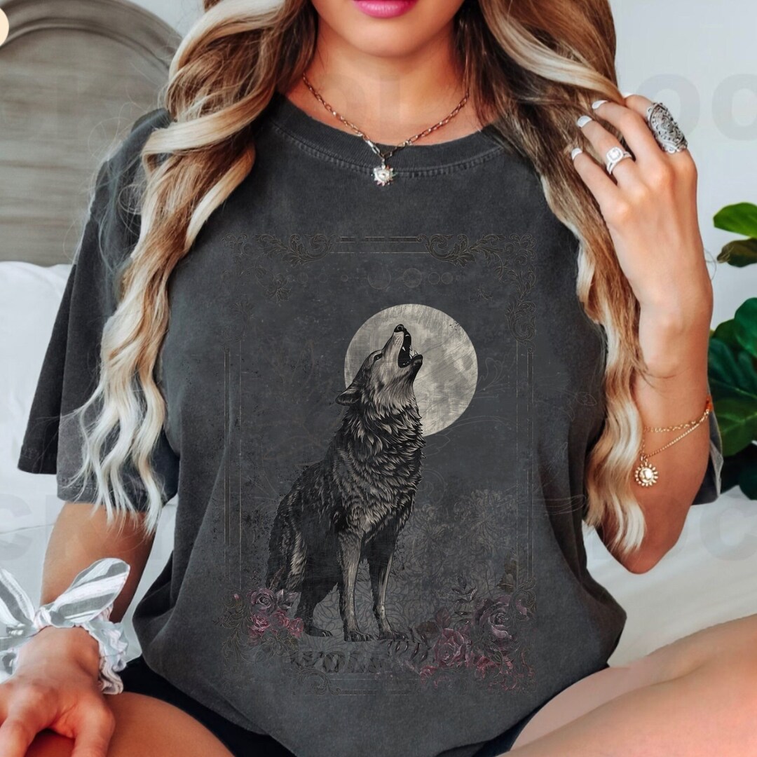 WOLF Shirt Howling Wolf Tshirt COMFORT COLORS® Mystical Moon Shirt ...