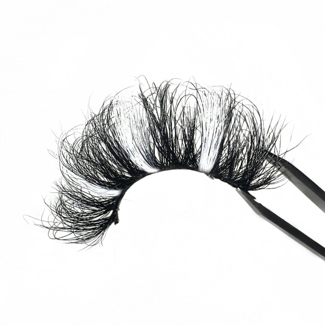 WIFEY | 3 Tone White Color Lashes | 18MM 25MM Color Strip Lashes ...