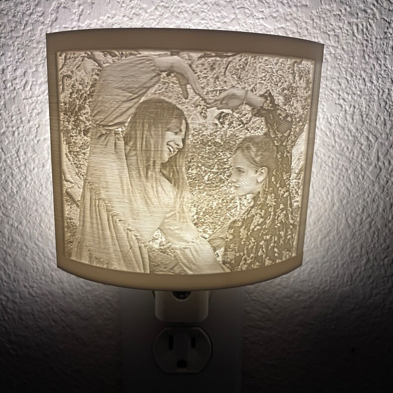 Custom Lithophane Night Light. Printed in White PLA Pro. Light Sensing ...