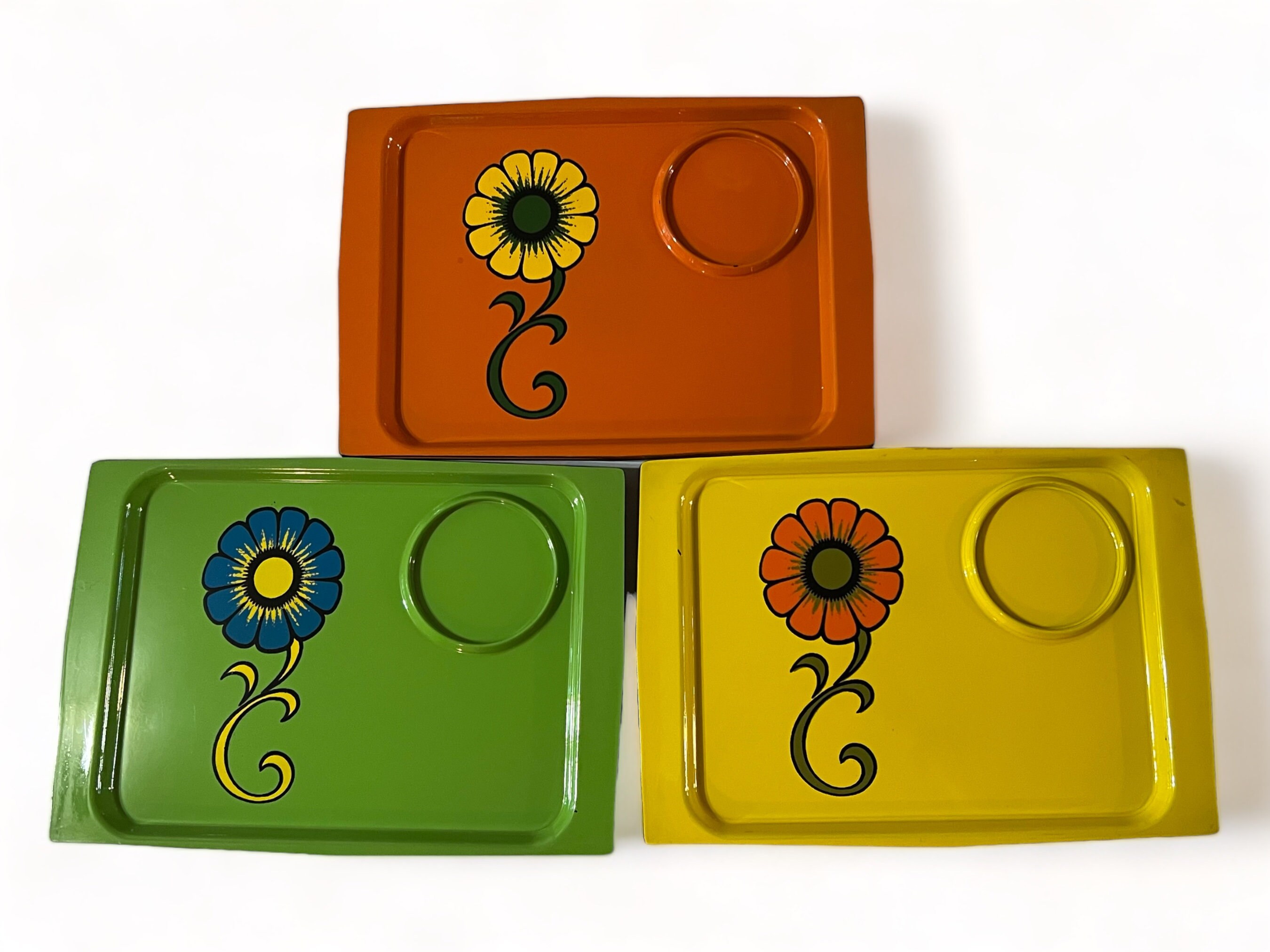 70s Snack 6 Trays, 2 Orange, 2 Yellow and 2 Olive Green With a Yellow ...