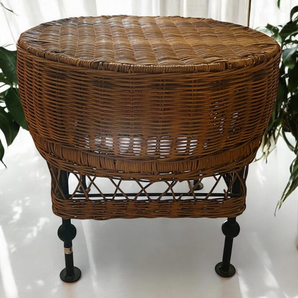 Kitschy Lady Adeline and Lord Chumley Porcelain 1950s Teapot Japan NO ...