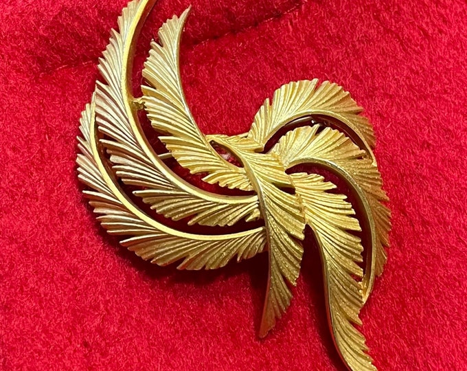 VTG Trifari Gold-tone Leaf Brooch, Mid-century Brooch - Etsy