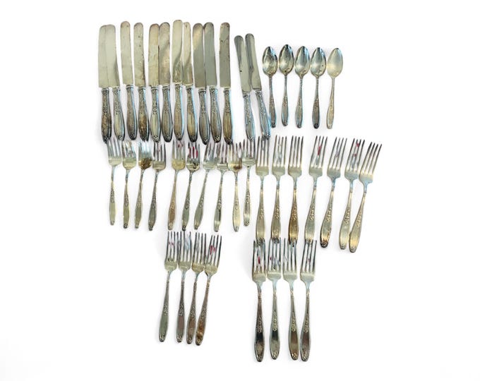 Vintage 1847 Rogers Bros IS “first Love “ 74 Pieces Silverplate ...