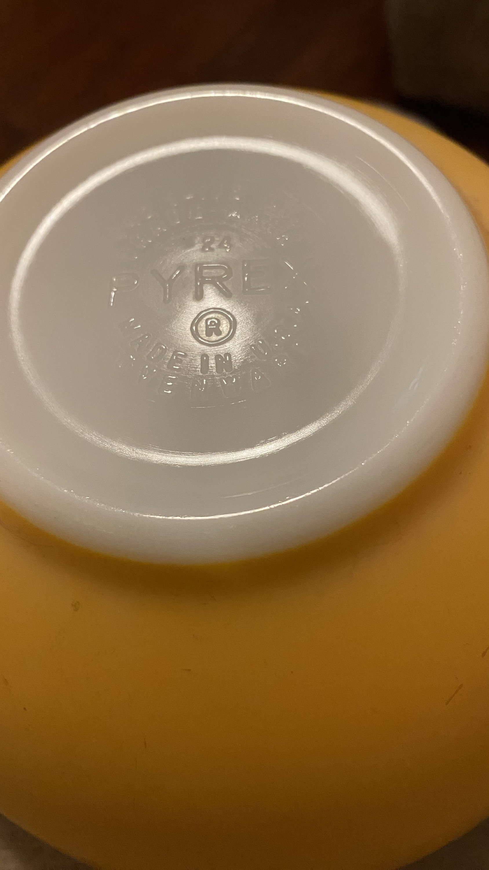 Vintage 1950s 2 1/2 Quart PYREX Yellow Mixing Bowl With Signs of Well ...