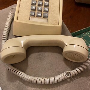 Vintage 1990 Cortelco Beige Desktop Pushbutton Telephone, Model 250044 ...